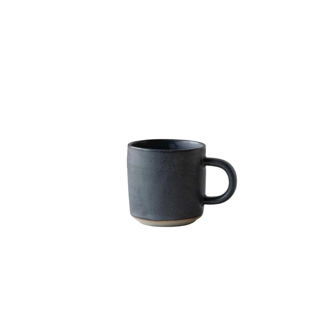 Julie Damhus ODA espresso koppur bláur – Maria Poulsen Búnýti